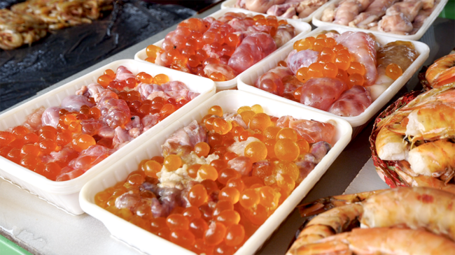 VIDEO: Authentic Surinamese Street Food Breakfast + Central Market Tour ...