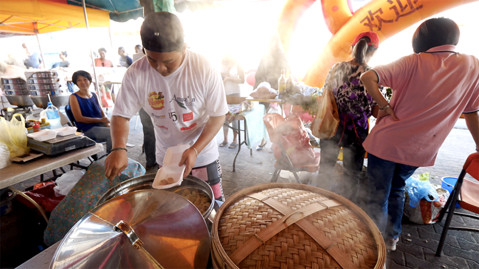 VIDEO: Surinamese Chinese & Indonesian Breakfast Markets Tour ...