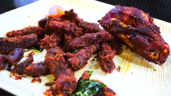 VIDEO: Kochi Indian Street Food Tour at Night - Prawn Curry, Egg Dosa ...