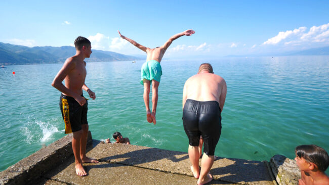 VIDEO: Eating Albanian Koran on Lake Ohrid!! Pogradec Beach & Drilon ...