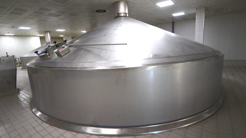 VIDEO: Exclusive Birra Peja Tour!! Drinking Unfiltered Peja Beer & Tava ...