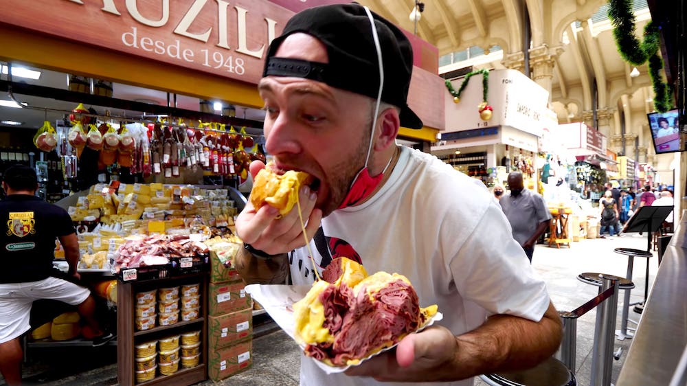 VIDEO: Brazilian Street Food at Central Market!! Monster Mortadella ...
